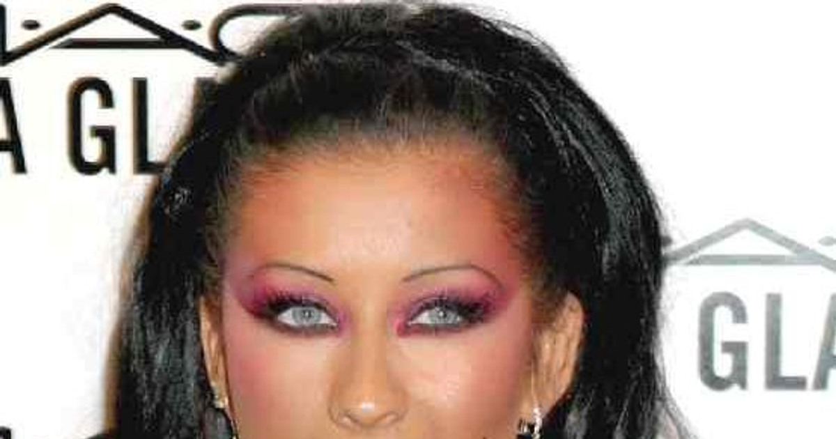 Vedete care se machiază strident