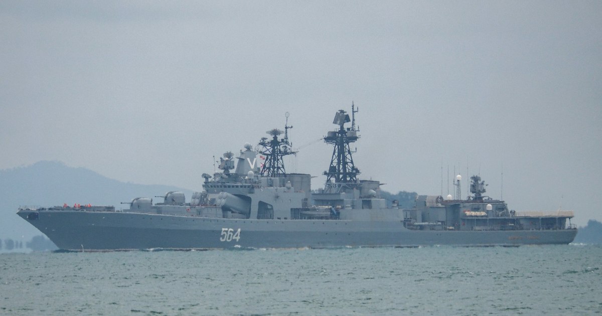 Două nave militare rusești care încercau să intre în Marea Neagră ...