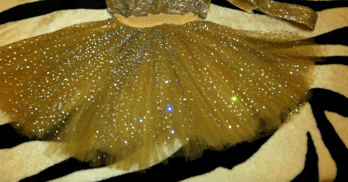 Anda Adam îi înnebunește pe milionarii ucrainieni cu o rochie de 5.000 ...