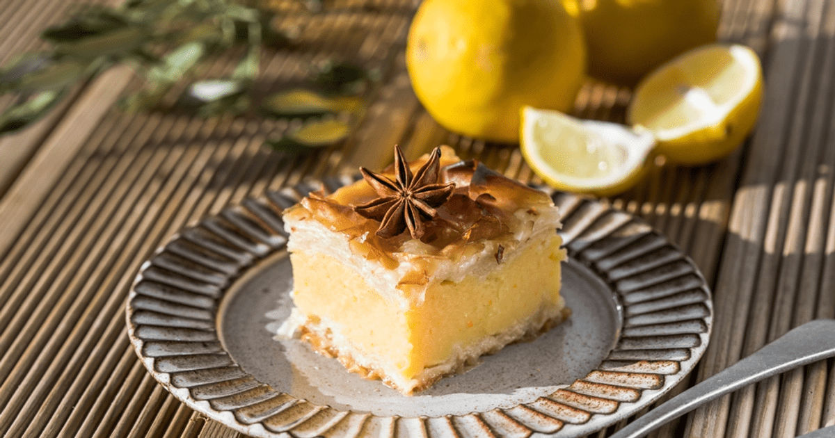 Desert grecesc Galaktoboureko. Uşurează trecerea de la vacanţă la serviciu