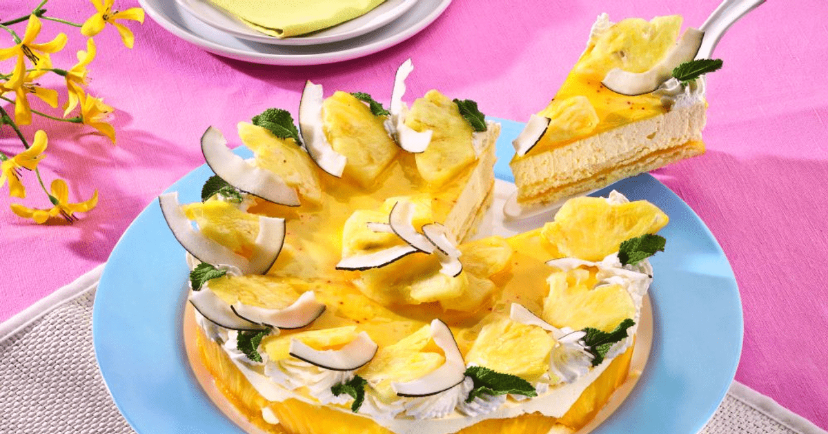 Prăjitură cu ananas, frişcă şi gem