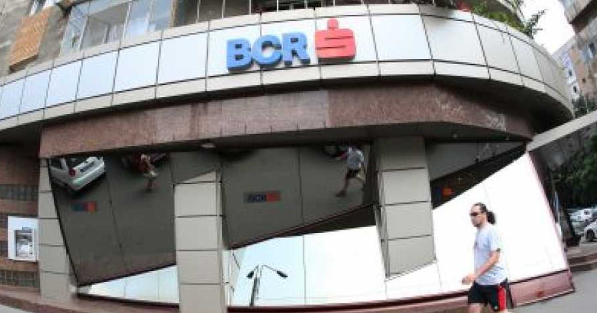 BCR renunţă la casieriile din 28 de sucursale: se vor derula doar ...