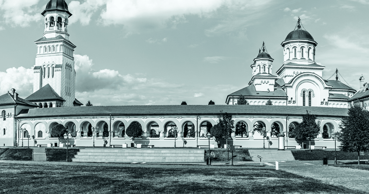 Catedrala Încoronării din Alba Iulia, construită în timp record