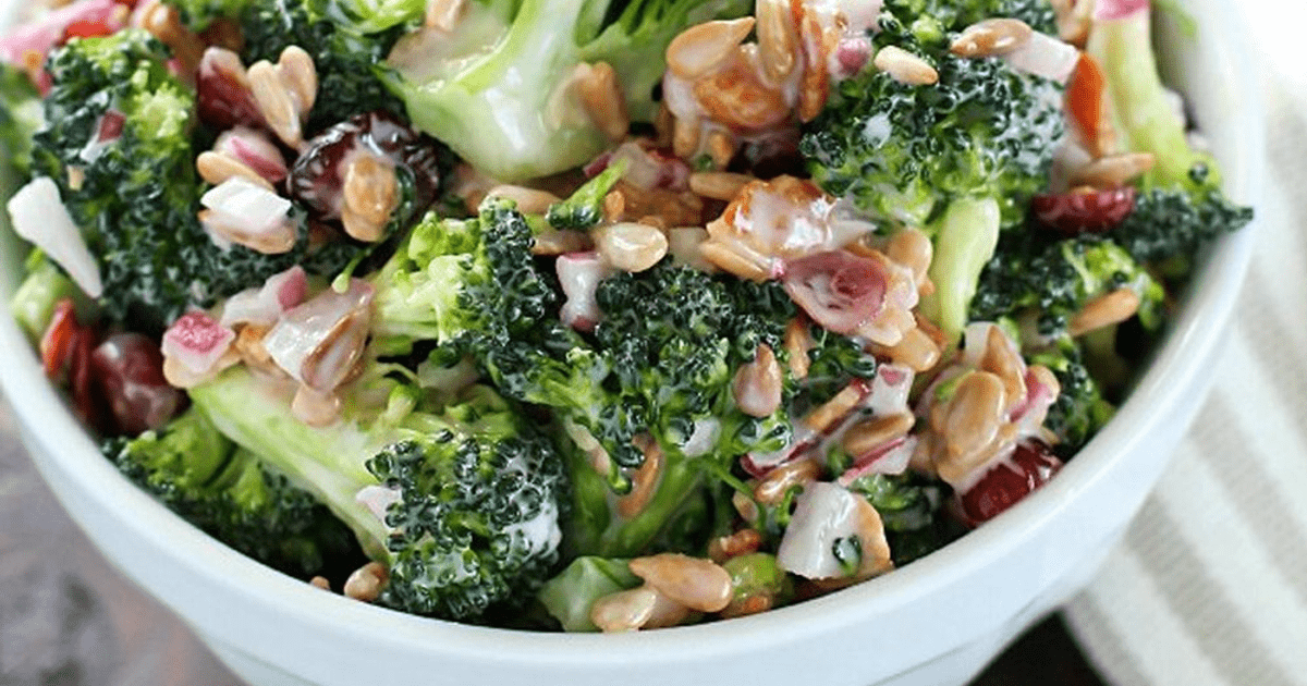 Cea mai simplă reţetă de salată cu broccoli