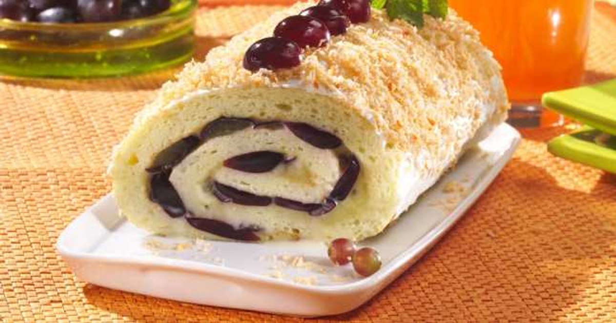 Savurează o ruladă de lămâie cu fructe zemoase şi aromate | adevarul.ro