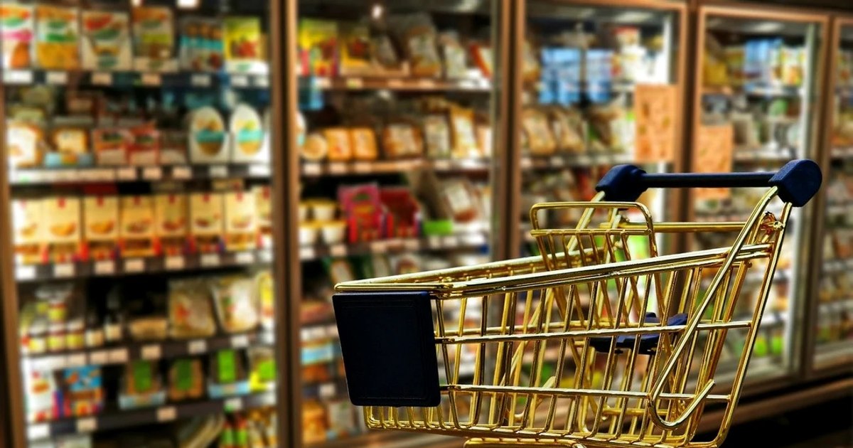 Adaosul comercial pentru 14 grupe de alimente, plafonat pentru trei ...