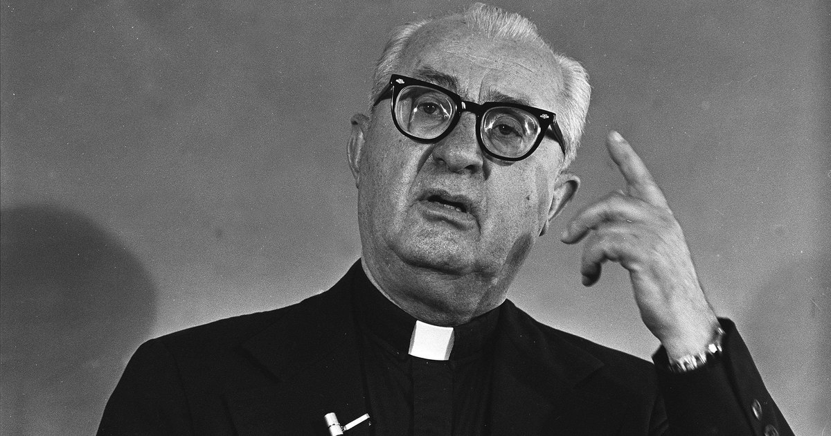 Amprenta care a dat de gol un legionar. Controversatul preot român ...