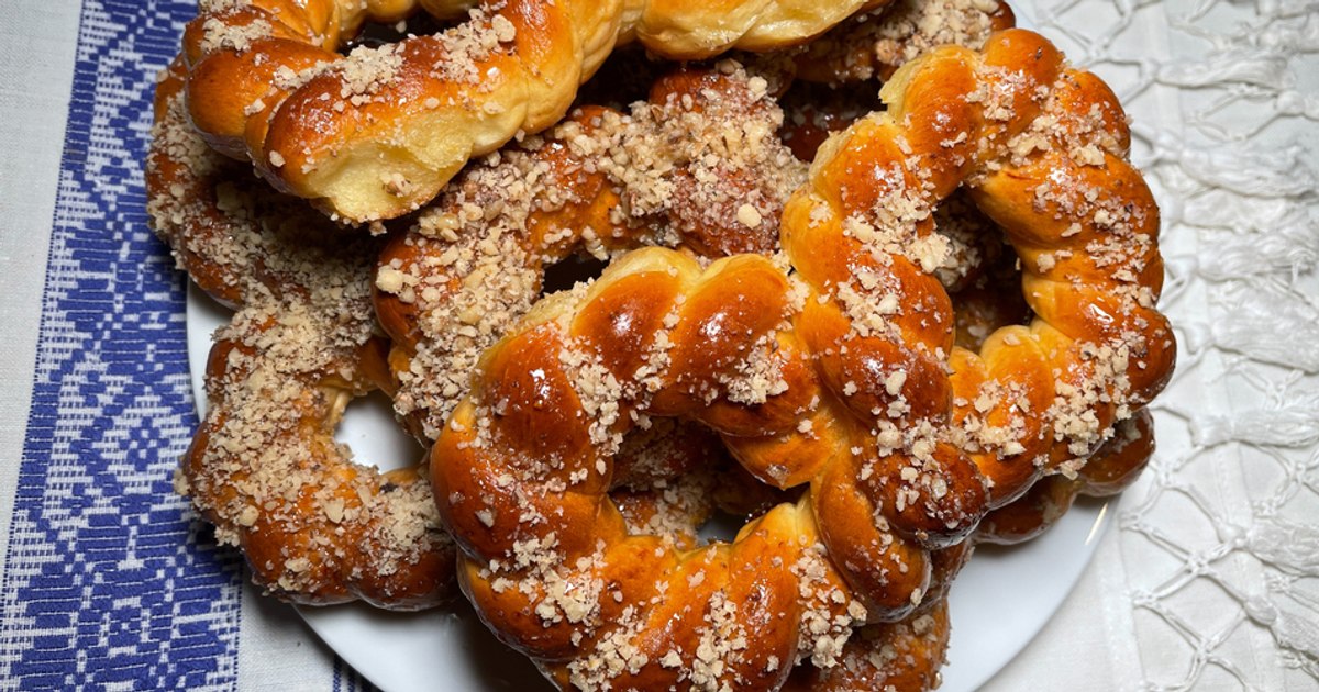 Cum faci cei mai buni mucenici moldovenești cu miere și nucă. De ce au ...