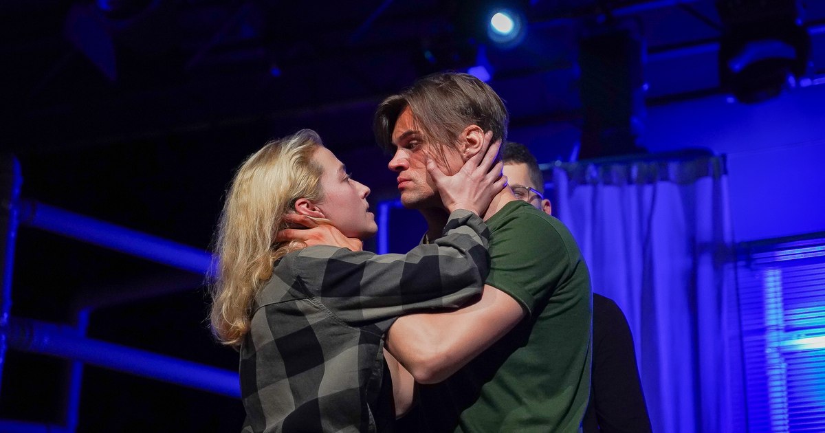 Spectacolul „Orfani” a ajuns la finalul traseului itinerant din 2024 ...