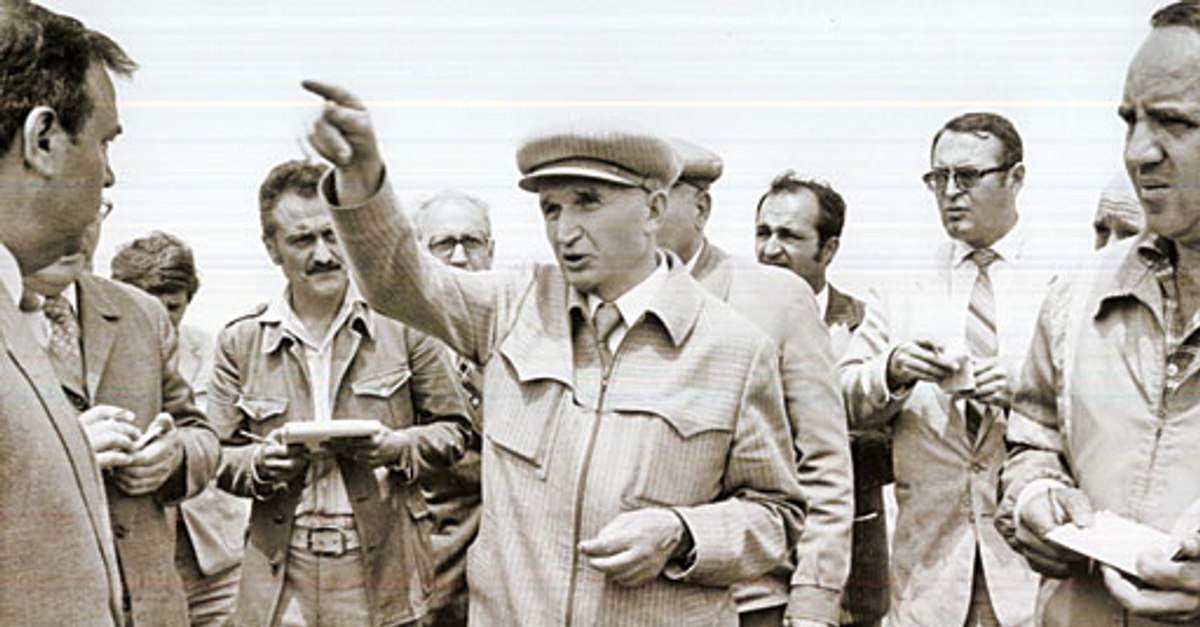 Ceauşescu, bolnav de cancer la prostată! Informaţii secrete trimise în ...