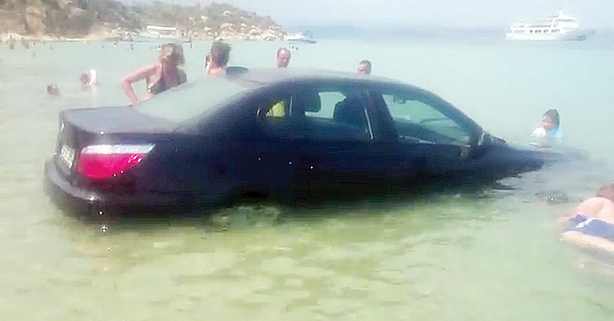 A făcut baie la greci, cu tot cu BMW-ul din dotare