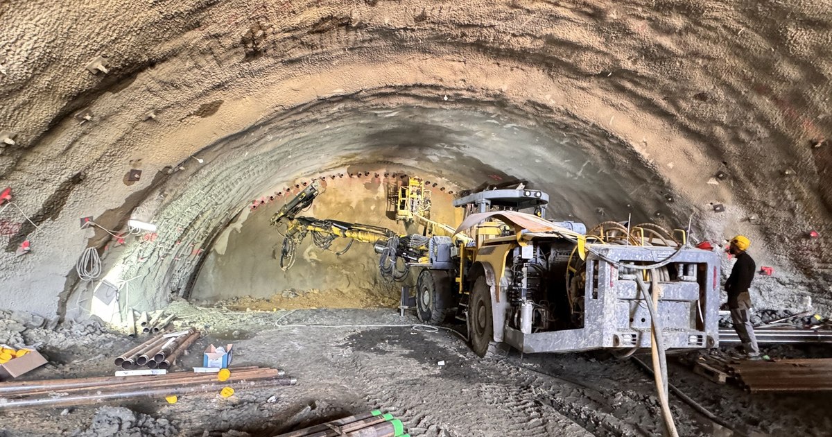 Marile tuneluri din vestul României prind contur. Imagini spectaculoase ...