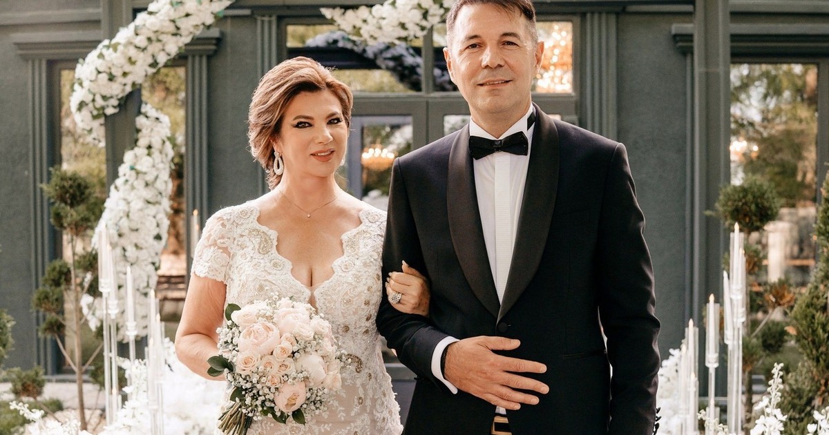Mihaela Borcea, din nou mireasă, la 55 de ani. De pe lista nuntașilor ...