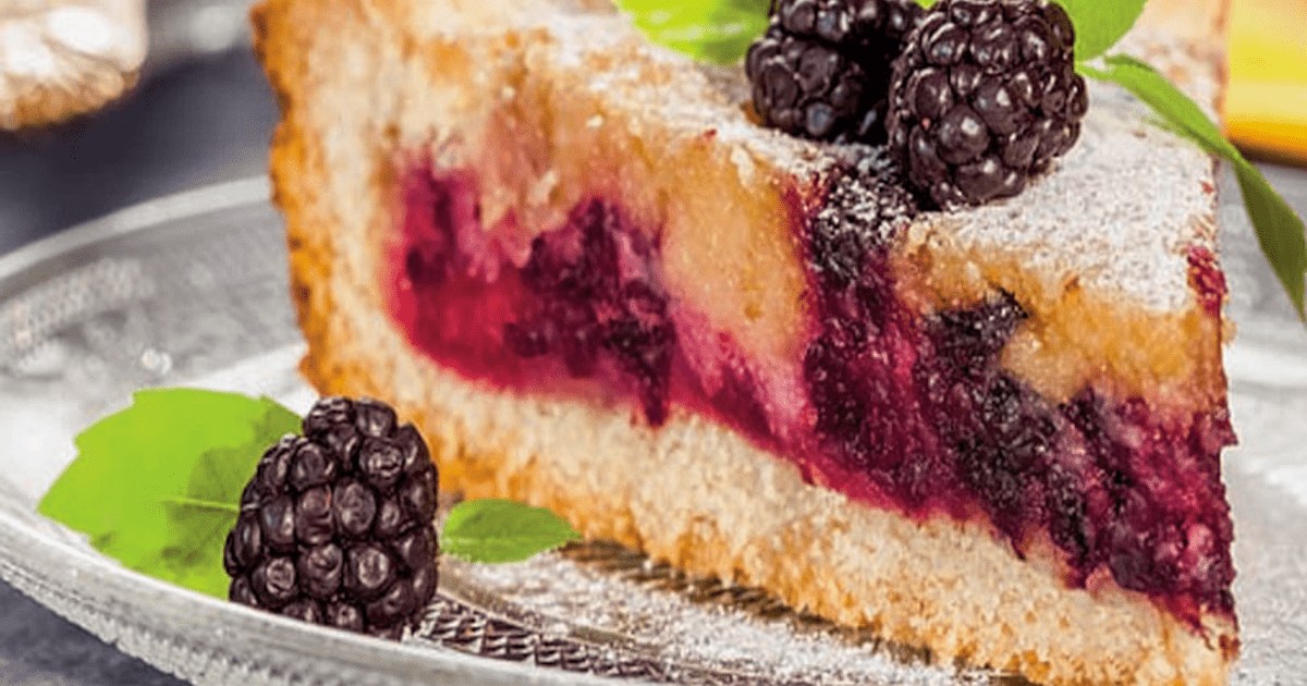 Prăjitură cu dulceață de fructe de pădure