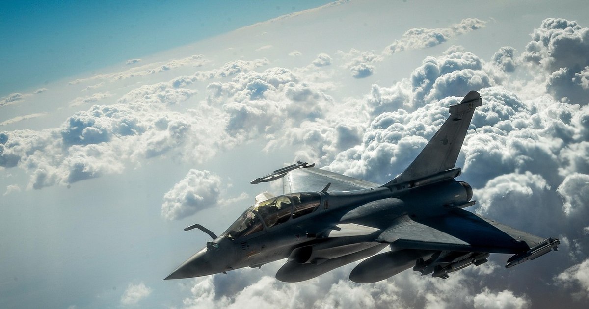 Franța nu va putea furniza Ucrainei 100 de avioane de vânătoare Rafale ...