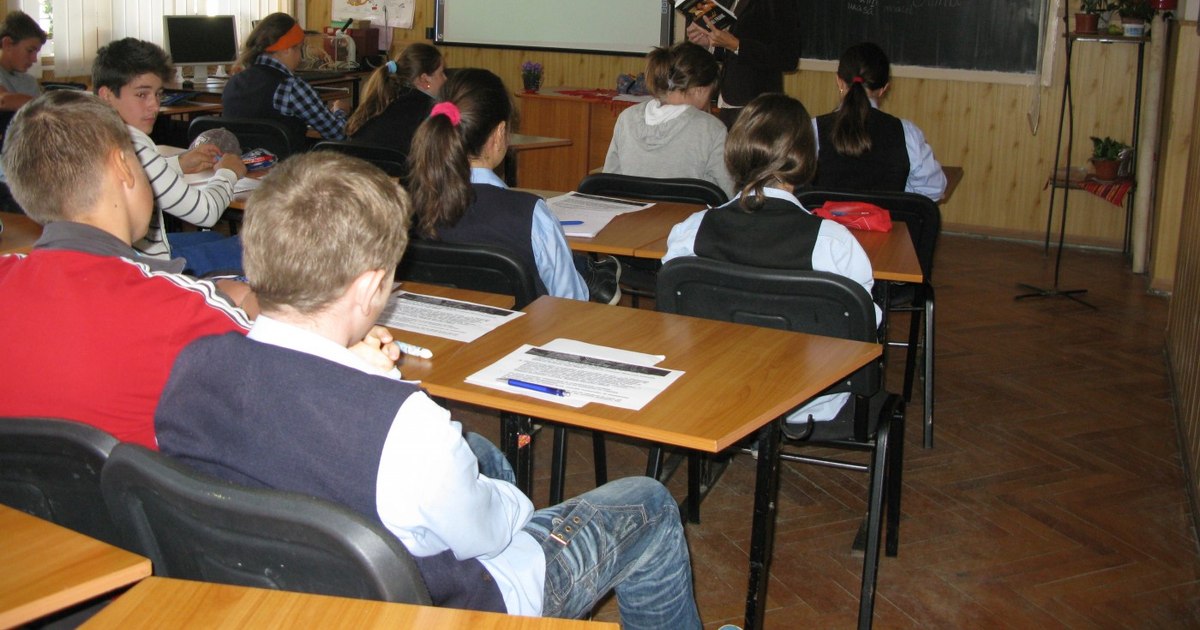 FOTO VIDEO Şcoala de la ţară care dă lecţii României. Elevii din Mihai ...