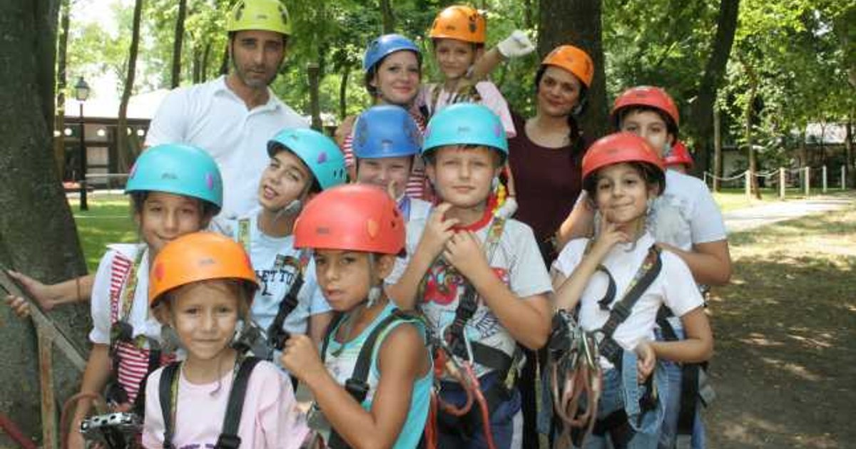Campania „Crede în bine“: Eugenia Foarfecă, Marius Saizu şi Iulia ...