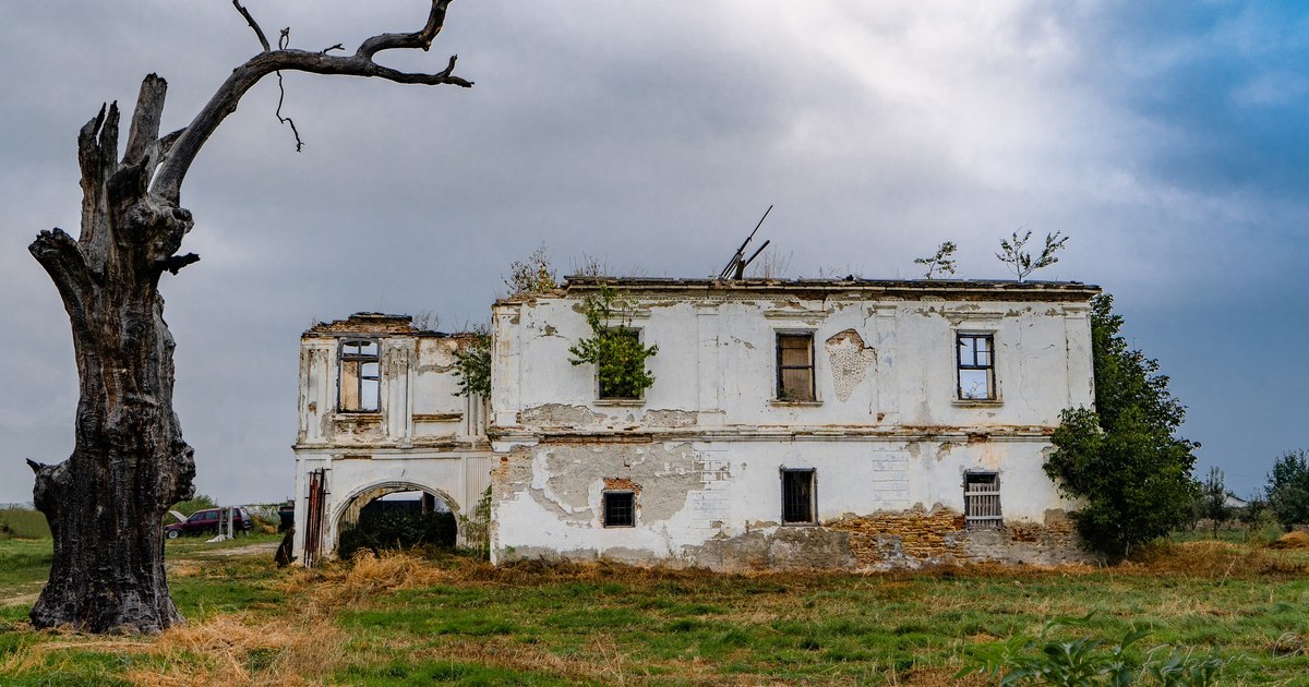 Conacele şi palatele impunătoare ale unor vestiţi boieri şi prinţi ...