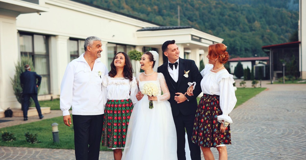 Monica Davidescu și Aurelian Temișan, nași de profesie! Au 9 perechi de ...