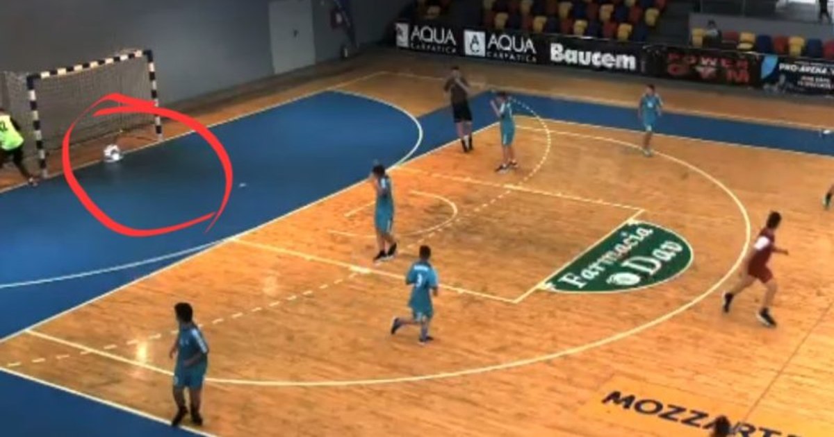 Incident șocant la un meci de handbal jucat în Sala Polivalentă din ...