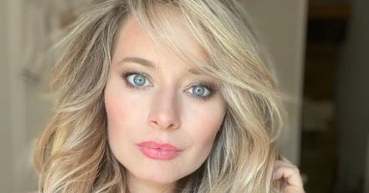 WOW! Laura Cosoi, shooting în costum de baie, la două luni după ce a născut