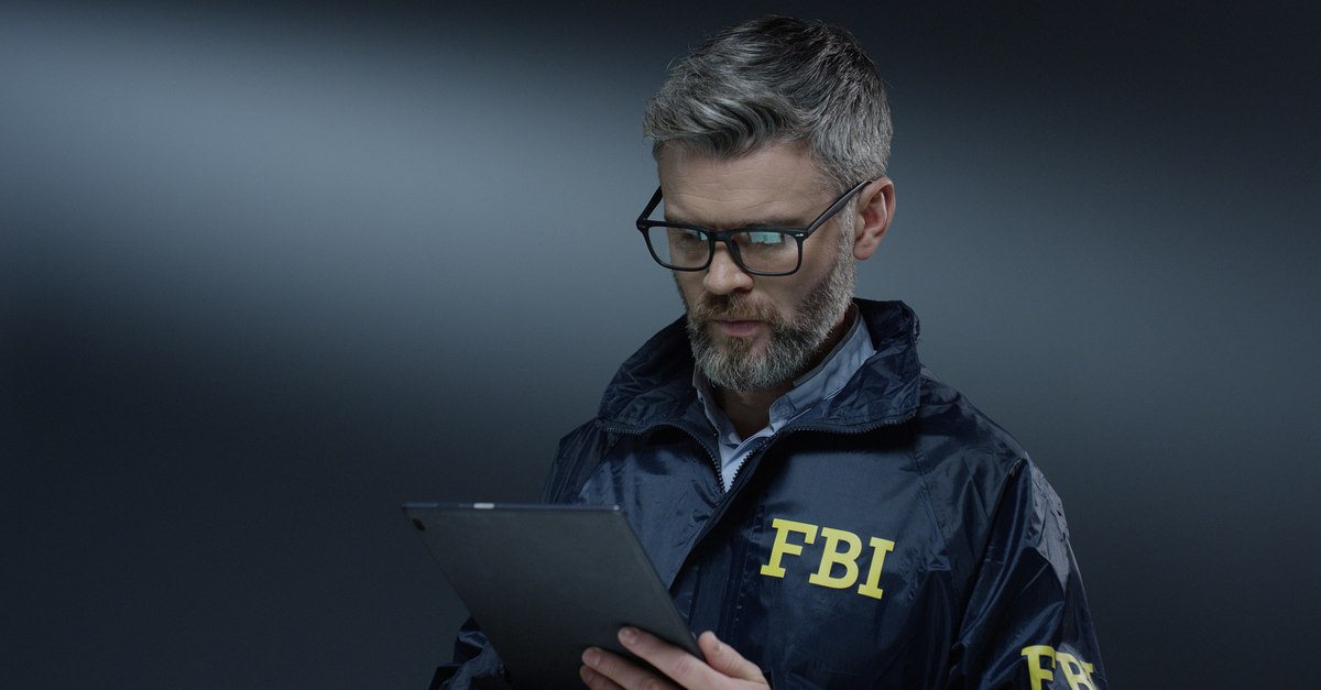 Interlopi din Argeș și Teleorman săltați de agenții FBI. Sunt acuzați ...