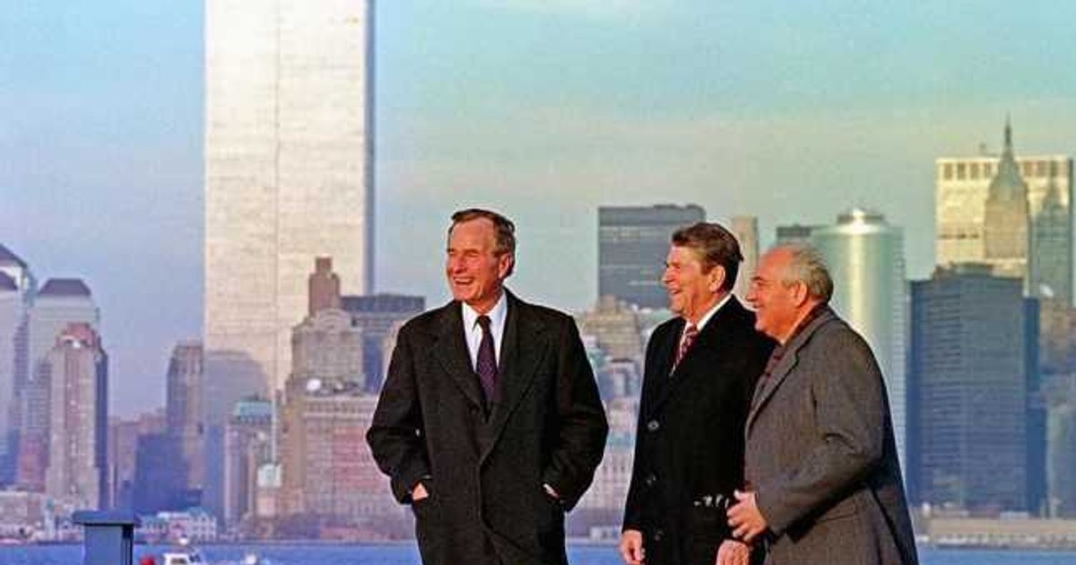 George H.W. Bush, Mihail Gorbaciov şi Summitul de la Malta din 1989 ...