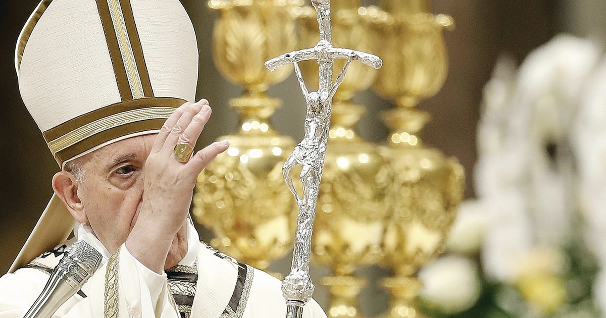 Papa Francisc a venit în fața a mii de credincioși la slujba de Înviere ...