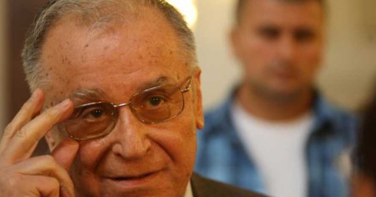 Ion Iliescu, sărbătorit la 85 de ani la Ateneu. Anca Mocanu nu-şi poate ...