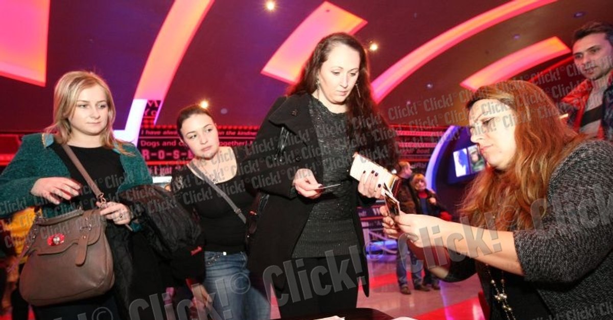 Cititorii au fost cu ziarul Click! la avanpremiera filmului «Aşa-i la ...