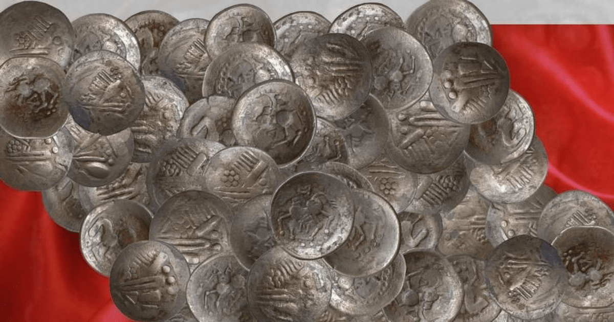 Tezaurul de monede dacice de tip Inotești-Răcoasa, exponatul lunii la ...