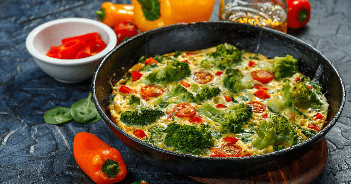 Omletă rapidă cu legume. E gata cât ai clipi!