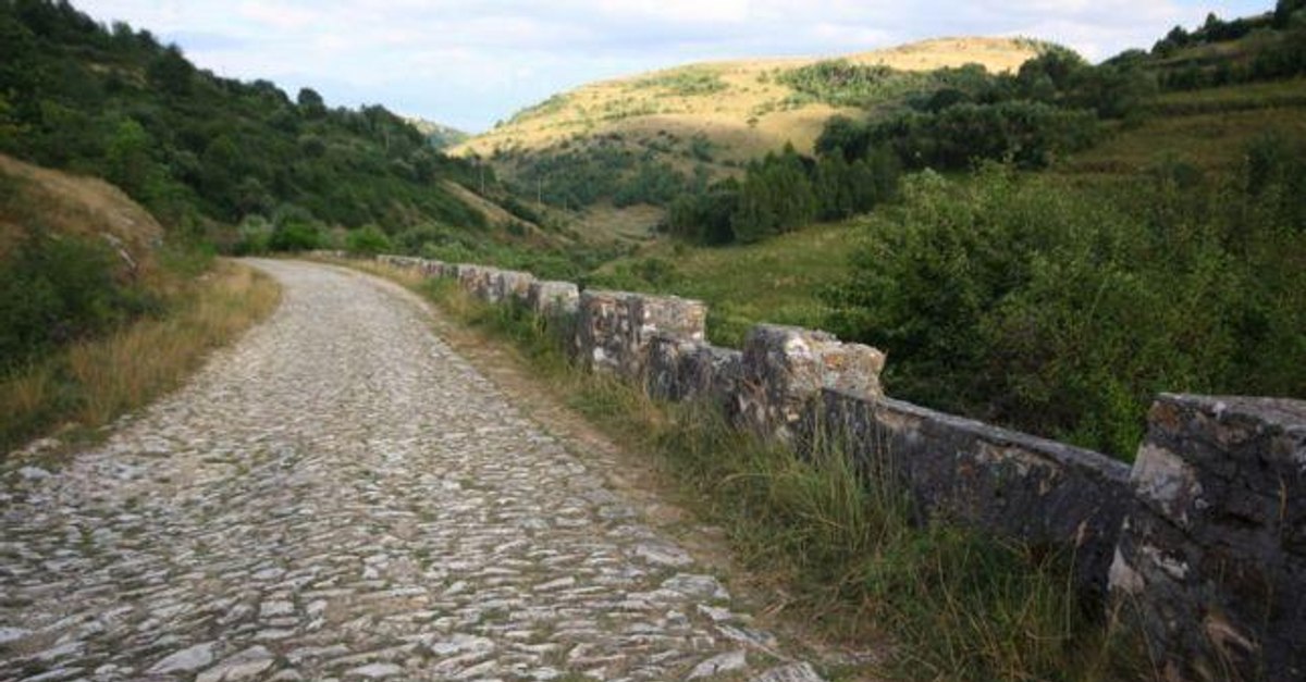 Cel mai ciudat sat românesc. O singură persoană locuiește aici și are ...