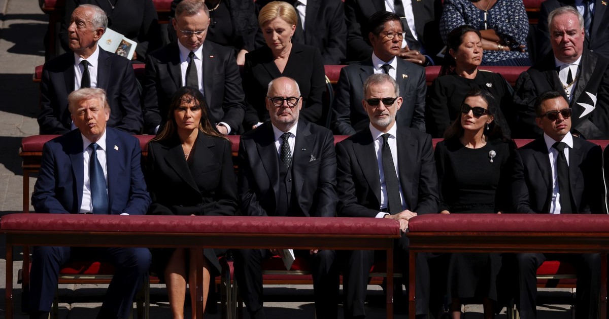 De la Prințul William la Donald și Melania Trump: regali din toată ...