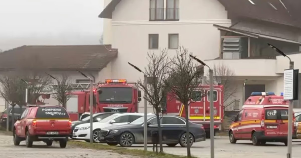 Un tavan fals s-a prăbușit la piscina unui hotel de lux din Sibiu. Sunt ...