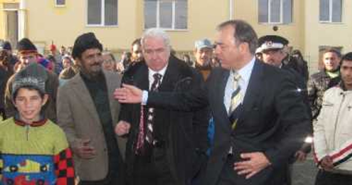 Târgu-Mureş: Romii din Valea Rece s-au mutat la bloc | adevarul.ro