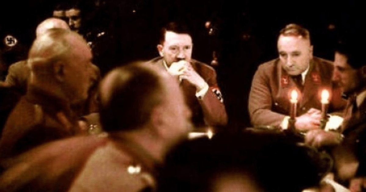 Inedit. Imagini din biroul liderului nazist Adolf Hitler