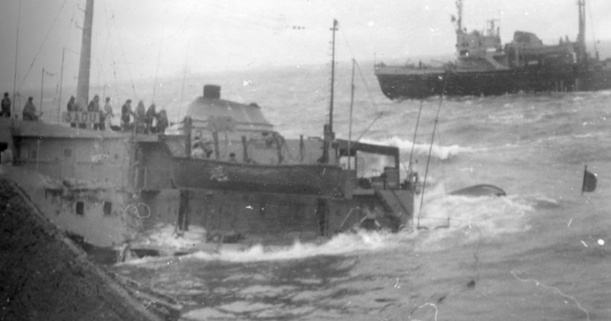 Catastrofa care a îndoliat România în 1988. În naufragiu au murit 15 ...