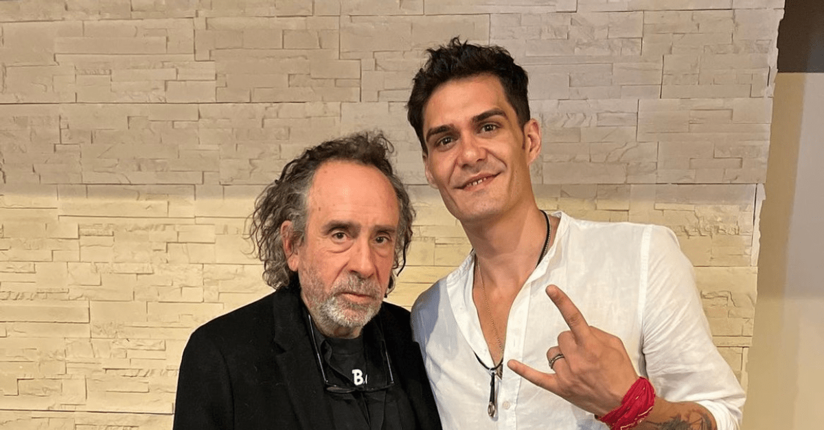 Primele imagini cu George Burcea în pielea lui Lurch Addams. E total ...