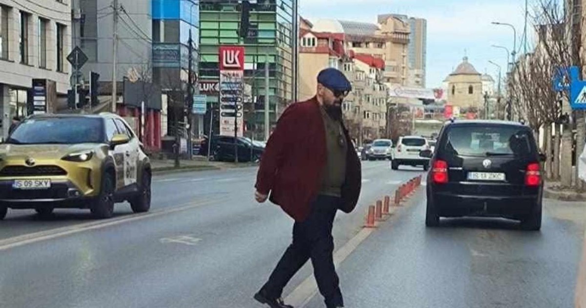 Piedone, surprins traversând strada prin loc nepermis: „Suspendați-i ...