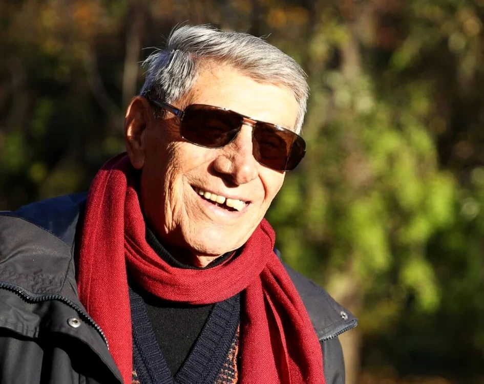 Cum a ajuns actor Mitică Popescu: „Mama şi-a dorit să devin preot. Am ...