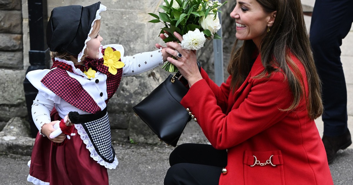 Prima vizită în Țara Galilor de când au primit noile titluri. Cum au ...