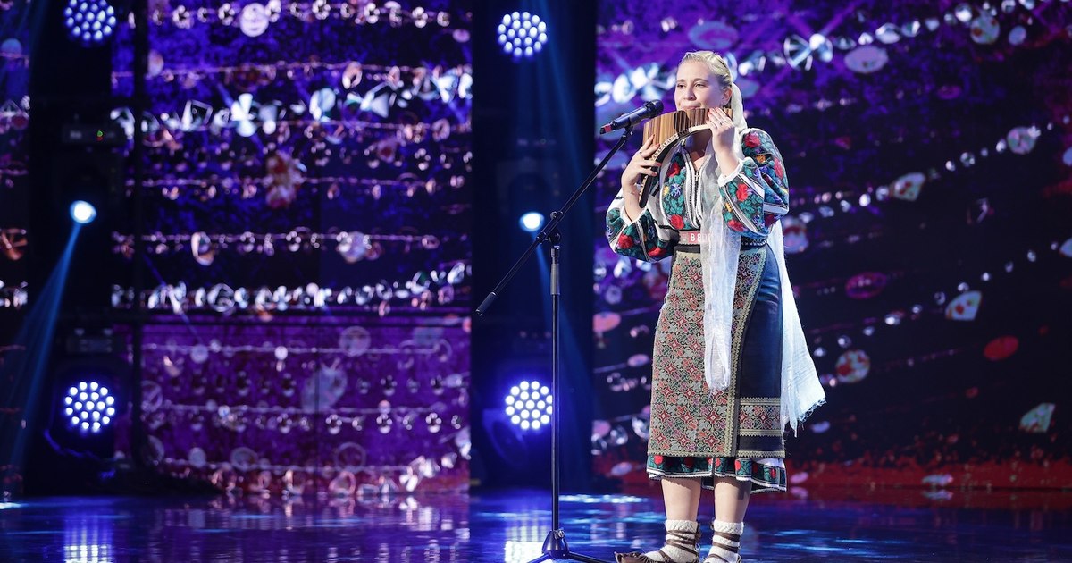 „Românii au talent“. O tânără de 17 ani, show senzațional cu naiul și ...