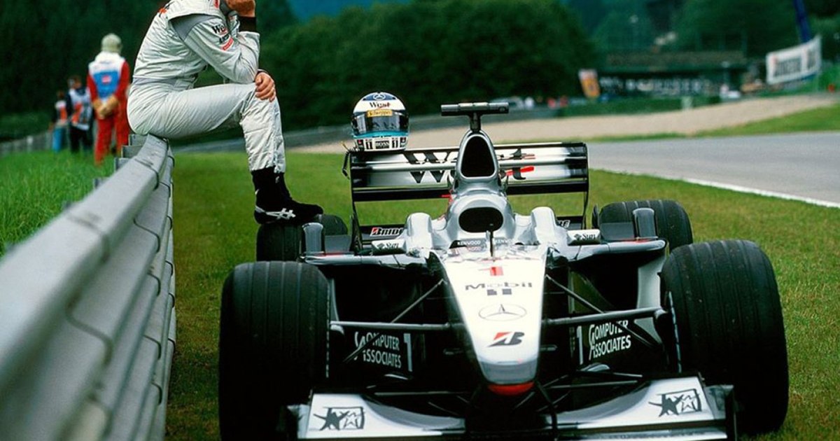 Cum poţi câştiga casca unui pilot de Formula 1 prin Instagram | adevarul.ro