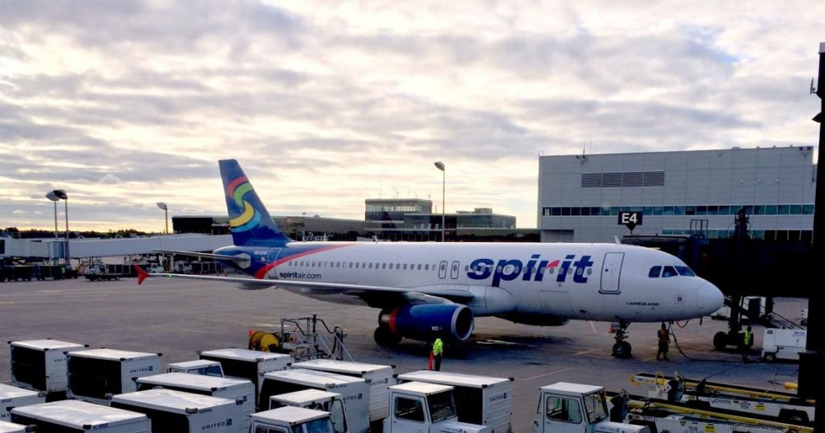 Un avion cu 220 de pasageri la bord a aterizat de urgenţă din cauza ...