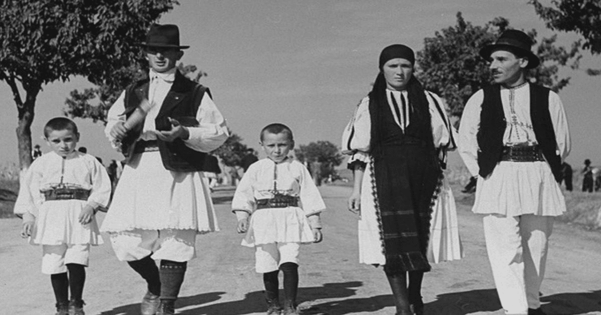 Ghid de bune maniere. Cum salutăm... pe uliţa „satului planetar”