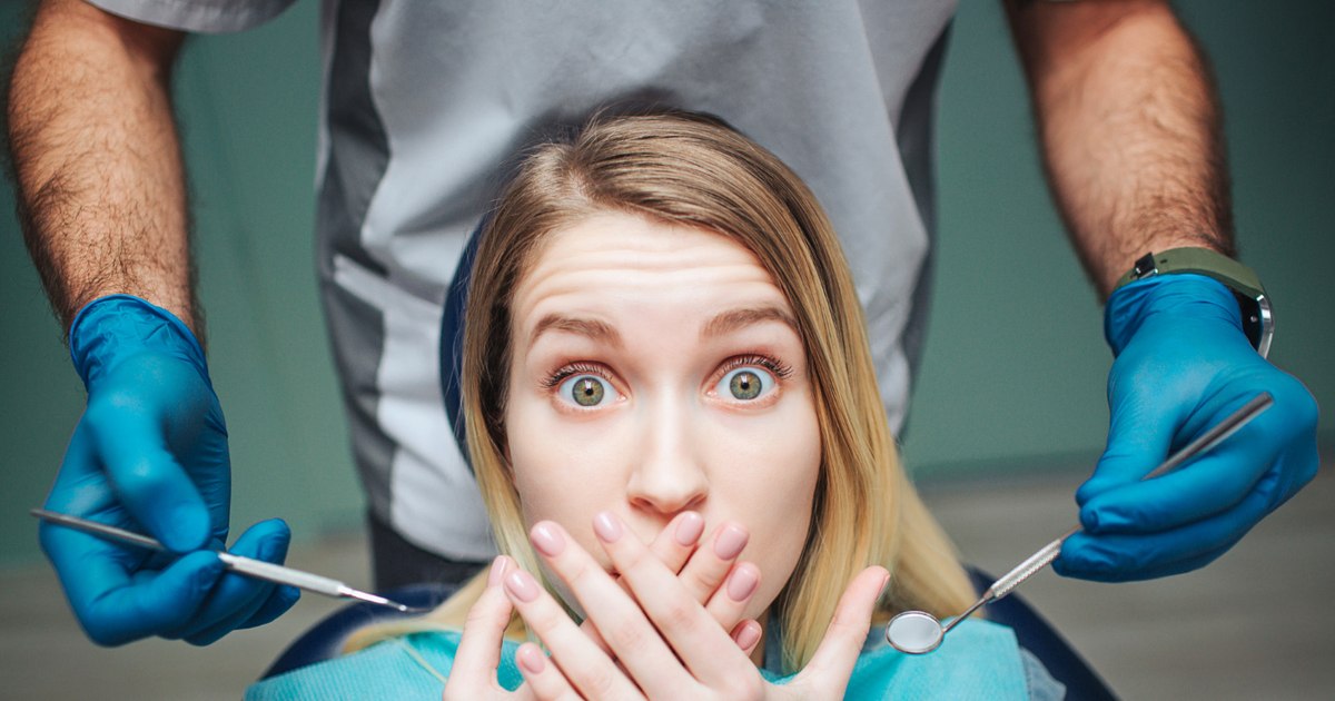 Mi-a fost frică de dentist 12 ani. Ce am pățit după și cât m-a costat ...