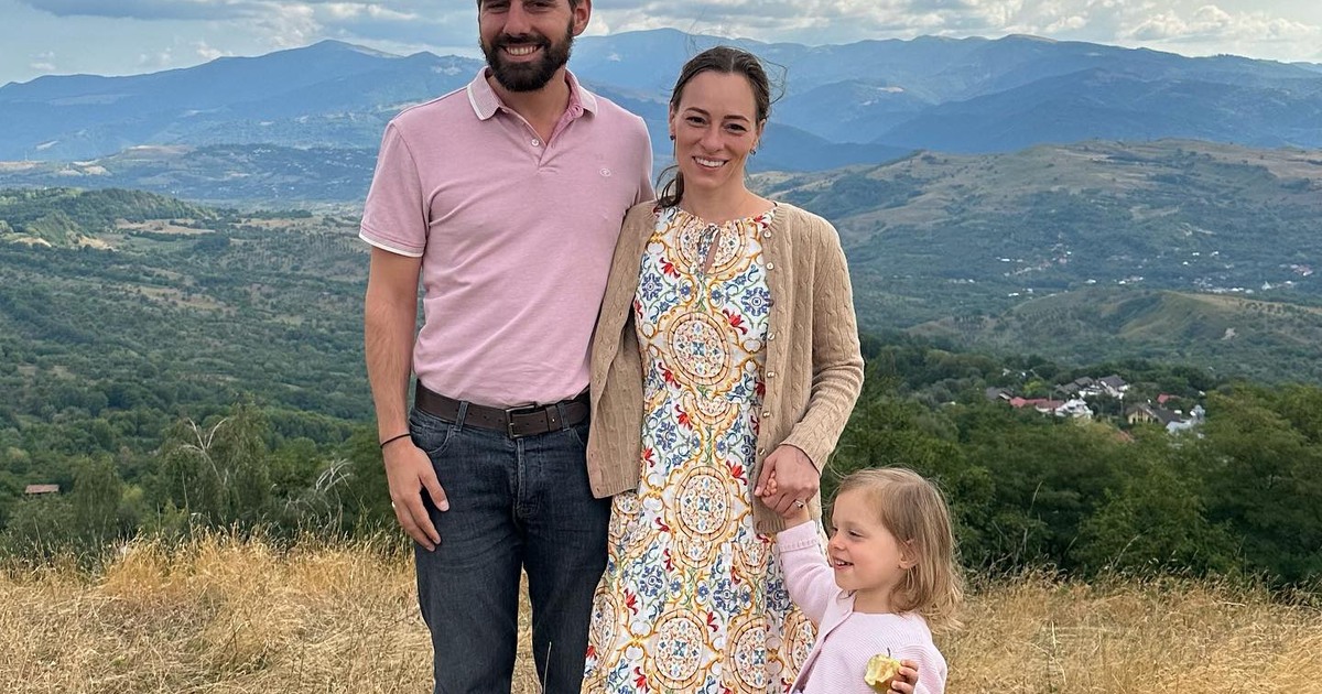 Nicolae și Alina ai României, o imagine nouă cu drăgălașa lor fetiță de ...