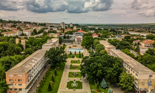 Reginele și principesele României au iubit portul tradițional românesc ...