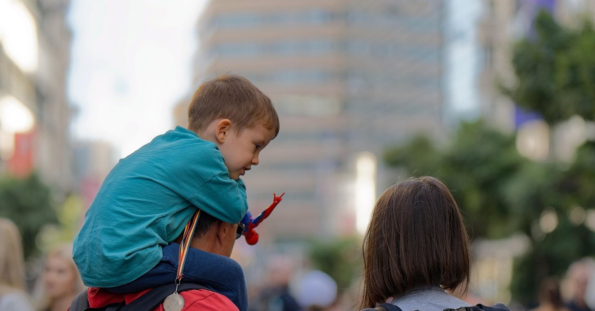 Cum a ajuns o familie de români cu 3 copii să rămână fără adăpost, în ...
